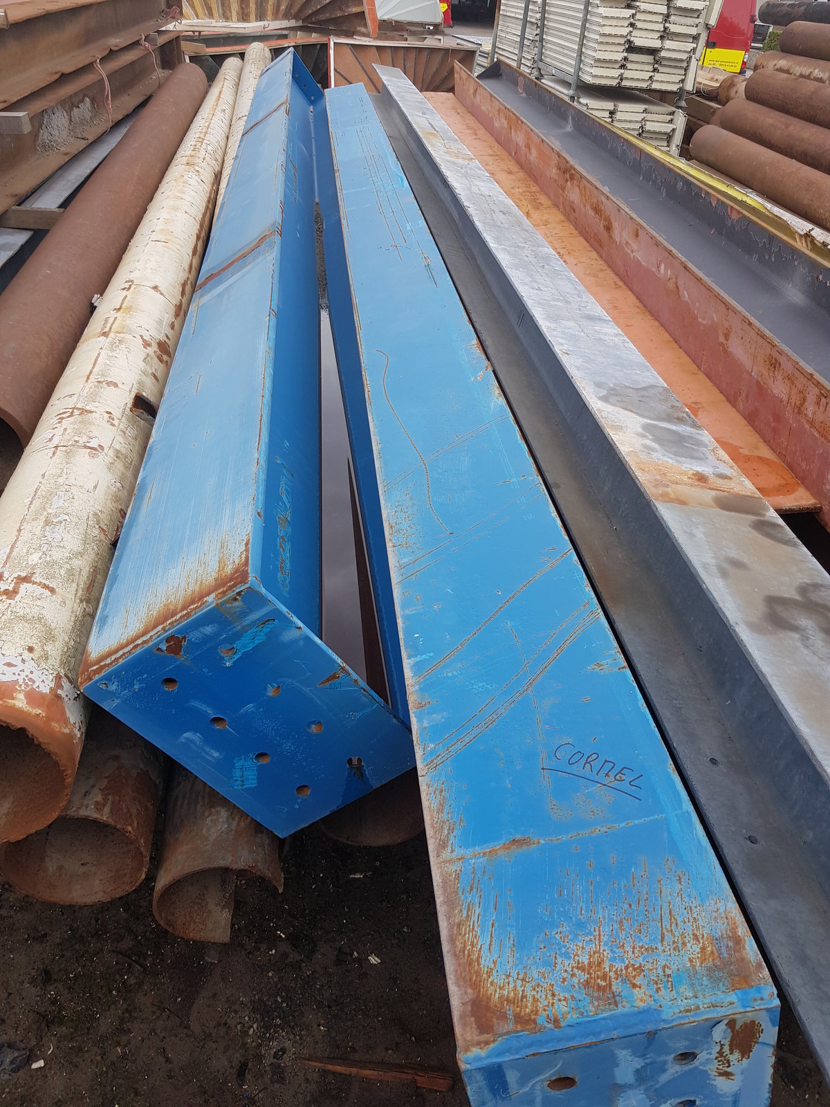 Stalen balken te koop | van der Wal Sloopwerken